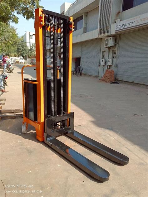 1 Ton Semi Electric Pallet Stacker At ₹ 125000 Semi Electric Pallet