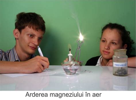 Modul De Sticlarie Pentru O Grupa De Elevi Gimnaziu