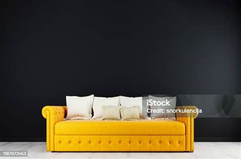 현대적인 인테리어 배경 거실 스칸디나비아 스타일 3d 렌더링 3d 일러스트에 오렌지 소파가있는 검은 색 모형 벽 0명에 대한 스톡 사진 및 기타 이미지 Istock