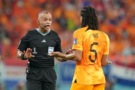 Gele Kaarten En Schorsingen Dit Moet Je Weten Bij Oranje Voetbal
