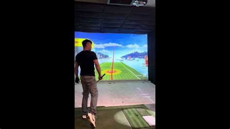 코킹하고 뒤에서 백스윙공간 만들고 어깨뒤에서 먼저 클럽 휙 내리며 스윙하시니 전에 상체로 돌리실때 보다 더욱 Youtube