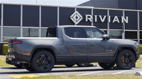 Rivians R1t Just Proved That Electric Trucks Have What It Takes To Win