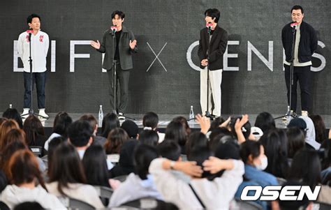 영화 몸값 야외 무대인사 사진