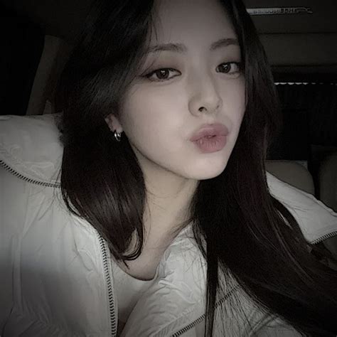 Yuna Sharpen Icon Anime Girl With Black Hair Itzy