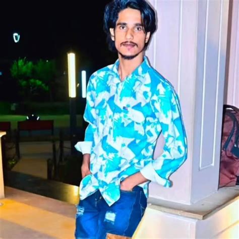 Uvesh Pasha Uveshballi555 • Threads Say More