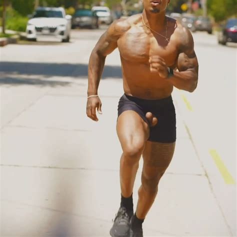 Nude black man flashing ThisVid com 日本語で