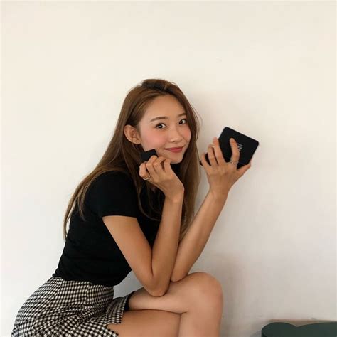 메이크업포에버 에서 새로 출시된 신개념파우더파운데이션 ️ 요건 다른파데보다 좀더 롱롱한 벨벳피부유지해준다 여름 피부화장은 힘드로 🤡