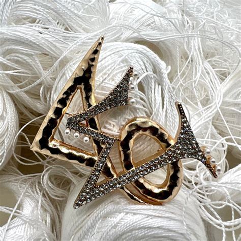 The Lab • Entry One Pinme1913