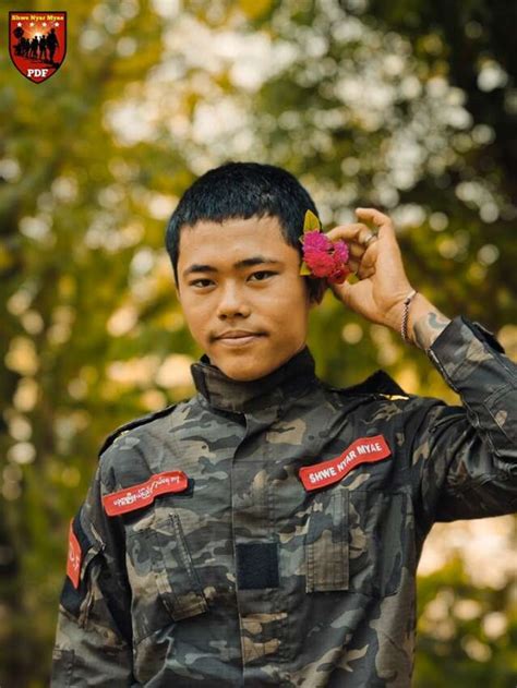 ရွှေညာမြေပြည်သူ့ကာကွယ်ရေးတပ်ဖွဲ့ မှ ရဲဘော်များက ဒေါ်အောင်ဆန်းစုကြည် မွေးနေ့ အထိမ်းအမှတ် အဖြစ် ပန