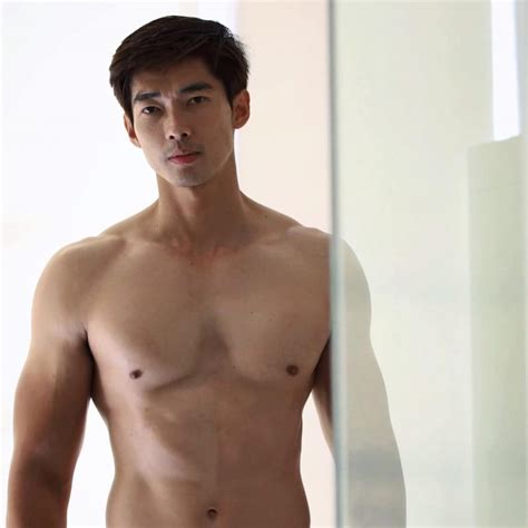 露脸多露点少 著名摄影师 Haruehun Airry 为暖男 Jackie 操刀 Moses media