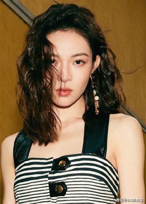 钟楚曦美丽岛度假风写真夏天吊带裙这样穿才好看 搜狐大视野 搜狐新闻