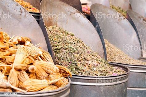 모라케시 모로코 북아프리카의 메디나에서 향신료의 다양한 0명에 대한 스톡 사진 및 기타 이미지 0명 강황 계피 Istock