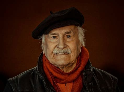 «Одну из моих любимых фраз сказал мой любимый герой Дон Кихот «Самое худшее безумие — это