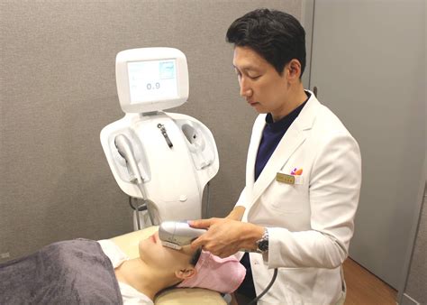 W클리닉 장웅철 원장 Kr 슈링크 리프팅 주름 탄력을 개선하는 2018년도 인기 피부과 리프팅시술