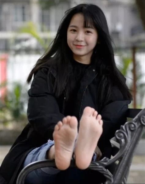 Images Tagged With Feet Job Bare Foot Bare Feet Chinese Feet On Tumblr
