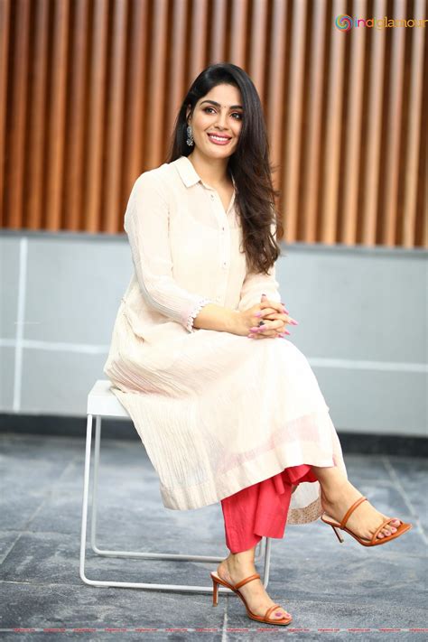 Samyuktha Menon Actress HD Photos Images Pics And Stills Indiglamour Com 559963