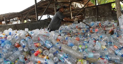 Too Much Plastic Packaging Waste Incinerated Rather Than Recycled Says