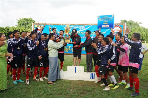 မိတ္ထီလာခရိုင် စီမံအုပ်ချုပ်ရေးအဖွဲ့ဥက္ကဋ္ဌဖလား ၄ မြို့နယ် တက္ကသိုလ်ပေ