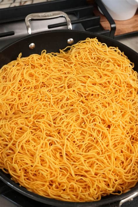 Hong Kong Style Shrimp Chow Mein Noodles Cj Eats Recipes