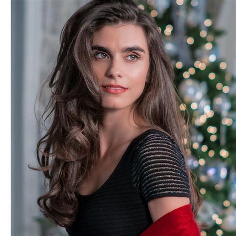 Lara Heller At Los Angeles California Your Fashion Guru