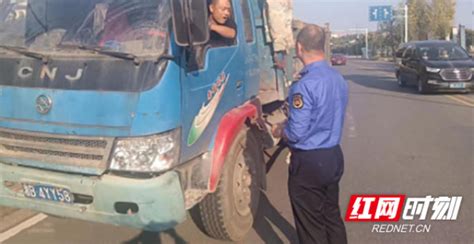 未按照规定方式、路线等运输城市建筑垃圾 这辆货车被查 腾讯新闻