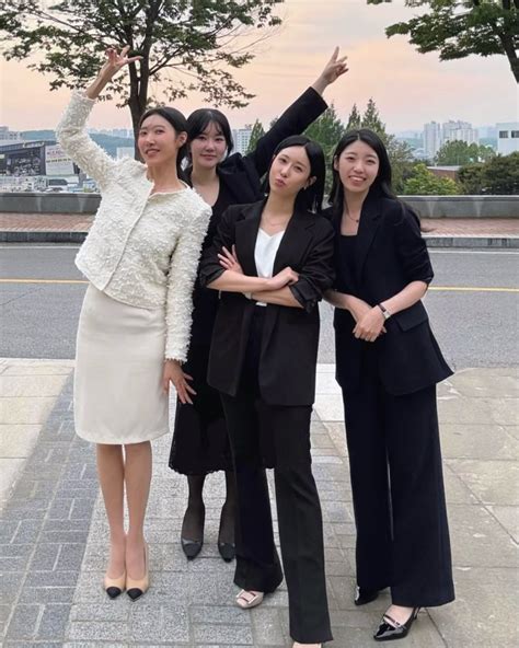 노효윤강사 Cs전문 기업교육엔터테인먼트 대표 지금은 Cs와 비즈니스매너 강의가 주력이기 때문에 취업 진로 교육은 하지 않고 있지만 프로그램 운영 및 지원