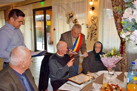 Cuplurile de aur sărbătorite în Târgu Lăpuș Graiul Maramureșului