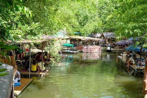 ตลาดน้ำกวางโจว ตลาดน้ำกลางป่าใช้ชีวิตอย่างช้าๆ เอาขาจุ่มน้ำ