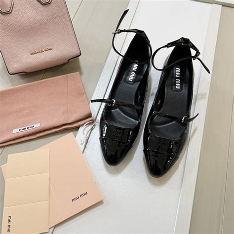 Туфли Miu Miu купить с доставкой по выгодным ценам в интернет магазине Ozon 1631042613