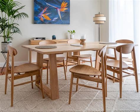 8 Walnut Dining Tables To Create An Elegant Style