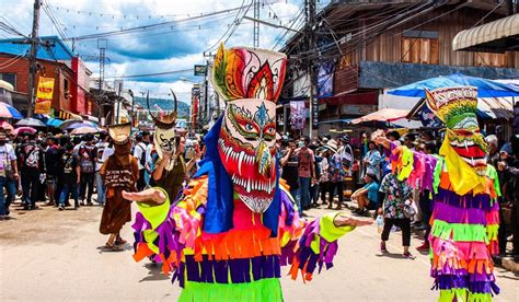 รวมรูปภาพของ รวมภาพ ผีตาโขน 2566 งานประเพณีหนึ่งเดียวในโลก บรรยากาศคึกคักด่านซ้ายแทบแตก รูป