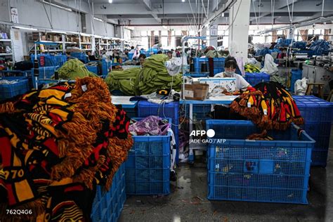 စည်းကြပ်ခွန်ဆိုင်ရာ မရေရာမှုကြောင့် တရုတ်ကုန်ထုတ်လုပ်သူများအတွက် ကမ္ဘာ့ဖလား ကုန်အမှာစာရမှု န