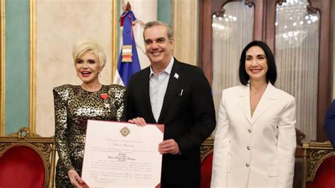 Charytín Goico Recibe La Más Alta Condecoración De República Dominicana