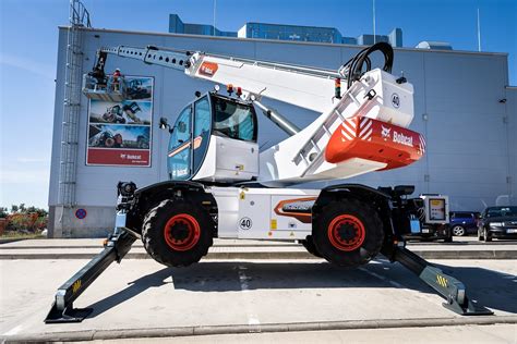 Bobcat Launches New Generation Of Rotary Telehandlers PMV Middle East