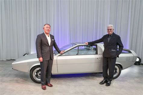 디자인 잘 나왔습니다…현대자동차 포니 쿠페 실물 공개 사진 5장 위키트리