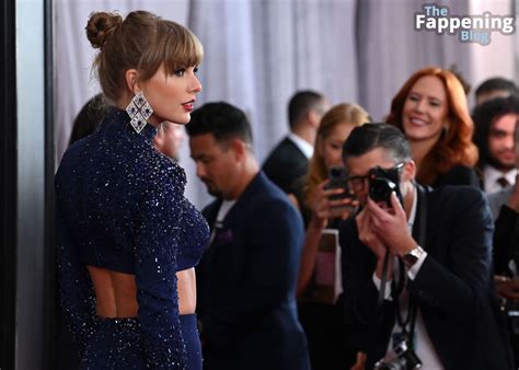 Taylor Swift Displays Her Sexy Figure At The 65th Annual Grammy Awards