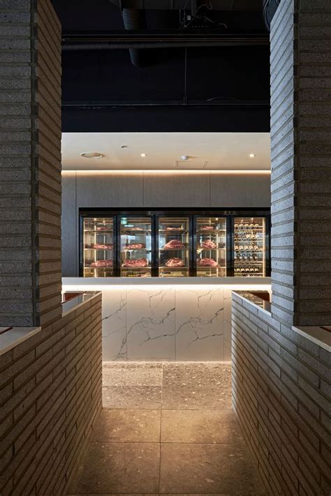 고급스러운 분위기의 80평 한우전문점 인테리어 견적 인테리어 건축 디자인 인테리어 디자인