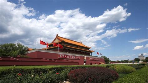 Си Дзинпин отправи поздрави към трудещите се в страната по случай 1 май Поглед Инфо