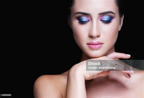 완벽 한 화장으로 아름다움 여자입니다 아름 다운 프로 휴일 페이셜 마스크에 대한 스톡 사진 및 기타 이미지 페이셜 마스크 흡혈귀 2015년 Istock