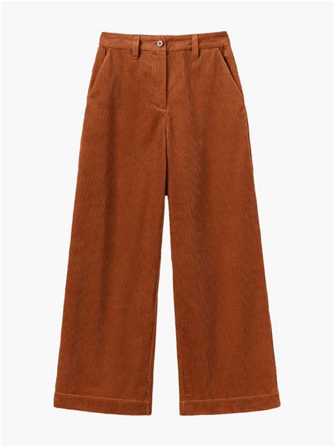 How To Style Corduroy Pants To Be On Trend In 2026 Glamour