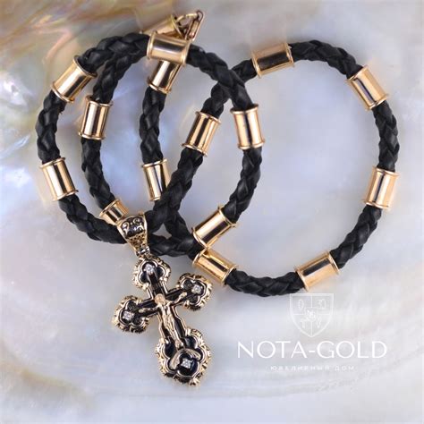 Большой мужской крест с чёрной эмалью и бриллиантами на кожаном гайтане ...