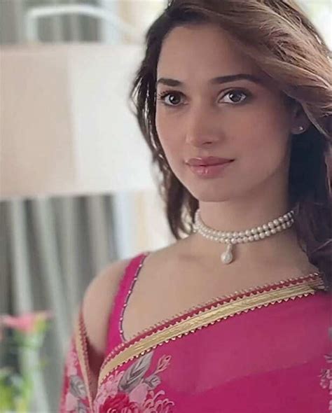 Tamanna Bhatia In Gorm Saree Tamannaah Bhatia Visits Babulnath Temple