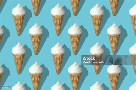 흰색 아이스크림의 완벽 한 패턴은 파란색 배경에 고립되어 있습니다 배너 포스터 전단지 카드 엽서 표지 브로셔의 패턴 디자인 그림자 렌더링 3d를 가진 많은 백색 아이스크림