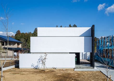 Circle House In Japan Has A Three Tiered Structure