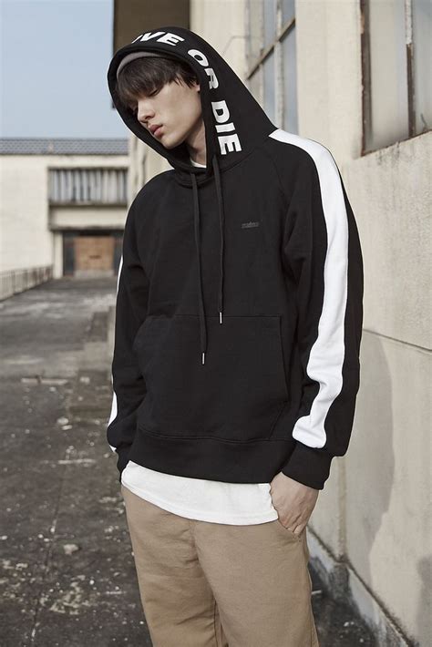 컬러 블록 디자인과 액티브함을 표현 후드 패션 남성패션 남자 스타일