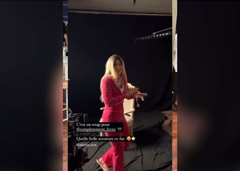 Katherine Levac Se Fait Couvrir Dapplaudissements Sur Un Plateau Voici Pourquoi