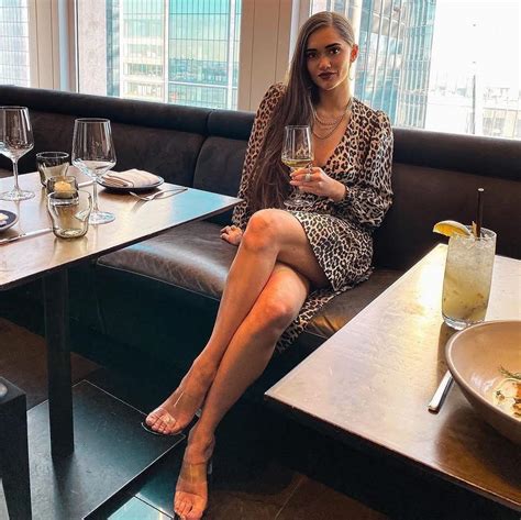 Skandal Ge ამერიკაში წასული ლიზა ყენია მთლიანად გაშიშვლდა და შიშველი