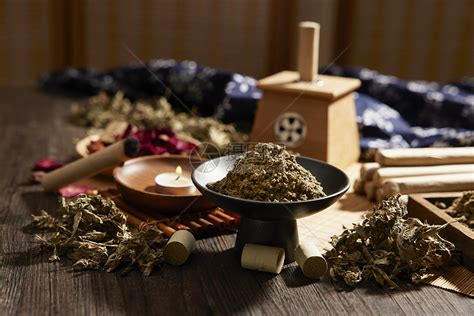 中医传统养生艾灸高清图片下载 正版图片502472782 摄图网