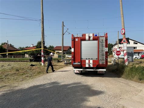 Смъртоносен инцидент до гара Сахране влак блъсна кола загинал е човек Информационна агенция ПИК