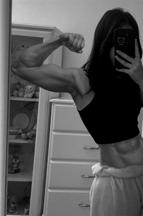 Muscle Girls
